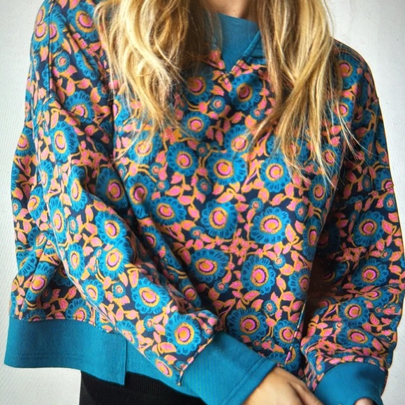 NATURAL LIFE | Sweaters | Natural Life Teal Dahlias Sweatshirt | Poshmark